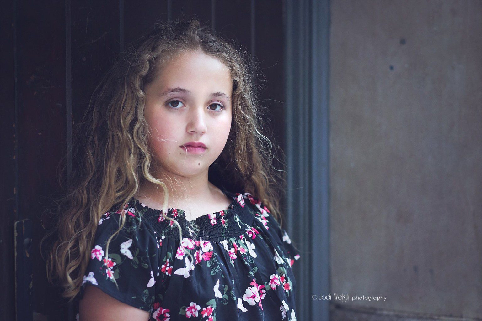 Downtown Pittsburgh Tween Teen portrait session with friends